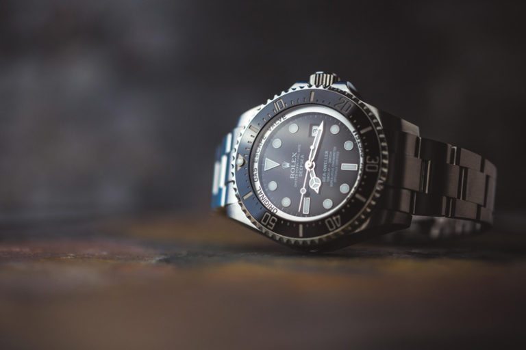 Dive Watches 101: A Lesson in What Really Makes a Dive Watch | Crown ...